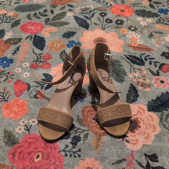 Shoes | Chic Tan Heeled Sandals | Poshmark